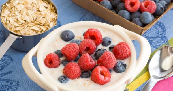 MedlinePlus en español: Hojuelas de avena remojadas durante la noche ...